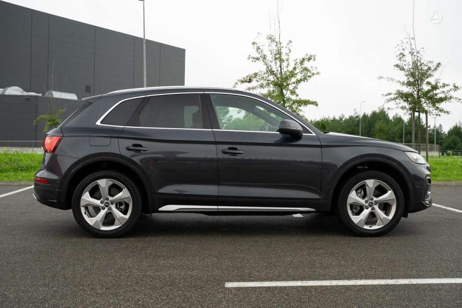 Grey Audi Q5 2021 in Vilnius, with an engine capacity of 1.98 L and mileage of 17 thousand km for 31500 €, photo 4 on AUTOMOTO.COM.LV