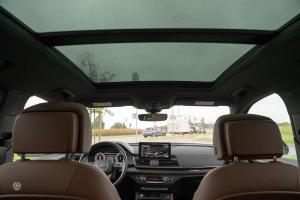 Grey Audi Q5 2021 in Vilnius, with an engine capacity of 1.98 L and mileage of 17 thousand km for 31500 €, photo 10 on AUTOMOTO.COM.LV