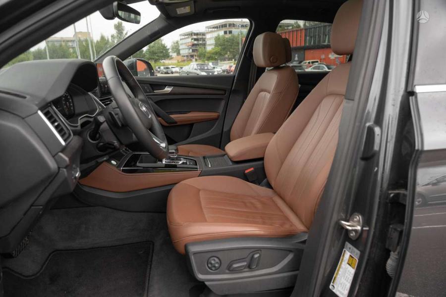 Grey Audi Q5 2021 in Vilnius, with an engine capacity of 1.98 L and mileage of 17 thousand km for 31500 €, photo 11 on AUTOMOTO.COM.LV