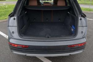 Grey Audi Q5 2021 in Vilnius, with an engine capacity of 1.98 L and mileage of 17 thousand km for 31500 €, photo 13 on AUTOMOTO.COM.LV