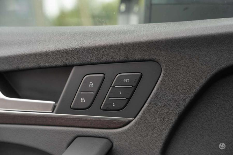 Grey Audi Q5 2021 in Vilnius, with an engine capacity of 1.98 L and mileage of 17 thousand km for 31500 €, photo 27 on AUTOMOTO.COM.LV