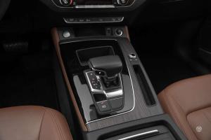Grey Audi Q5 2021 in Vilnius, with an engine capacity of 1.98 L and mileage of 17 thousand km for 31500 €, photo 29 on AUTOMOTO.COM.LV