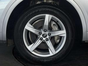 Pelēks Audi Q5 2021 Kauņa, ar dzinēja tilpumu 1.98 L un nobraukumu 64 tūkst. km par 26990 €, foto 8 vietnē AUTOMOTO.COM.LV