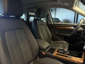 Pelēks Audi Q5 2021 Kauņa, ar dzinēja tilpumu 1.98 L un nobraukumu 64 tūkst. km par 26990 €, foto 22 vietnē AUTOMOTO.COM.LV