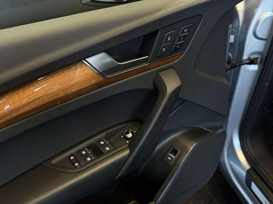 Pelēks Audi Q5 2021 Kauņa, ar dzinēja tilpumu 1.98 L un nobraukumu 64 tūkst. km par 26990 €, foto 29 vietnē AUTOMOTO.COM.LV