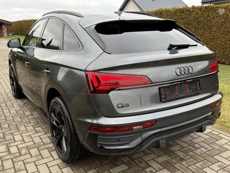 Pelēks Audi Q5 2022 Alīta, ar dzinēja tilpumu 2.00 L un nobraukumu 67 tūkst. km par 35500 €, foto 5 vietnē AUTOMOTO.COM.LV