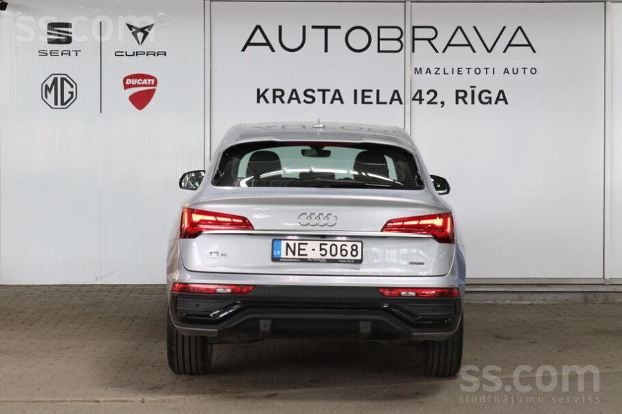 Pelēks Audi Q5 2022 Rīga, ar dzinēja tilpumu 2.00 L un nobraukumu 42 tūkst. km par 32600 €, foto 8 vietnē AUTOMOTO.COM.LV