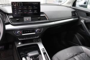 Pelēks Audi Q5 2022 Rīga, ar dzinēja tilpumu 2.00 L un nobraukumu 42 tūkst. km par 32600 €, foto 13 vietnē AUTOMOTO.COM.LV