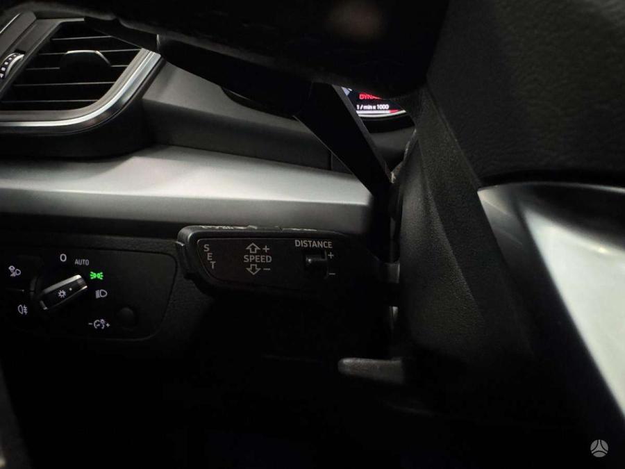 Grey Audi Q5 2022 in Vilnius, with an engine capacity of 2.00 L and mileage of 149 thousand km for 32555 €, photo 14 on AUTOMOTO.COM.LV