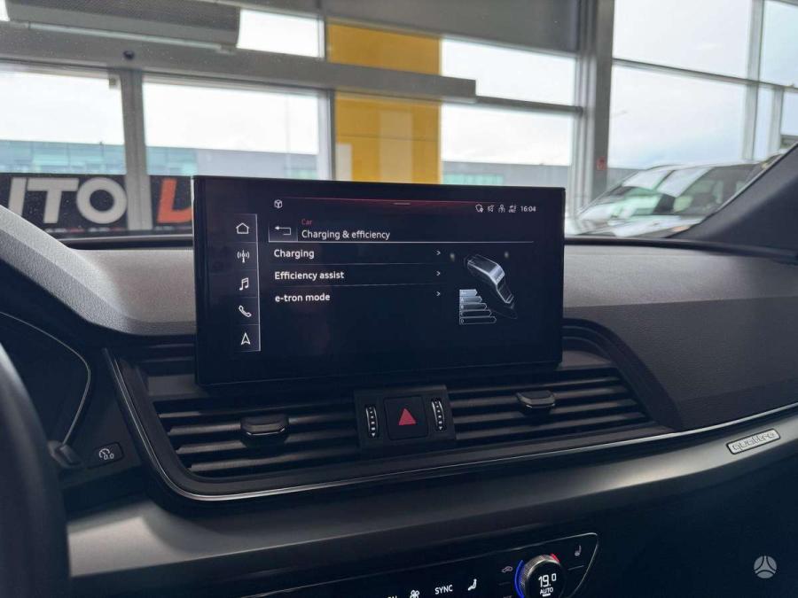 Grey Audi Q5 2022 in Vilnius, with an engine capacity of 2.00 L and mileage of 149 thousand km for 32555 €, photo 23 on AUTOMOTO.COM.LV