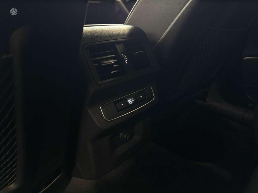 Grey Audi Q5 2022 in Vilnius, with an engine capacity of 2.00 L and mileage of 149 thousand km for 32555 €, photo 28 on AUTOMOTO.COM.LV