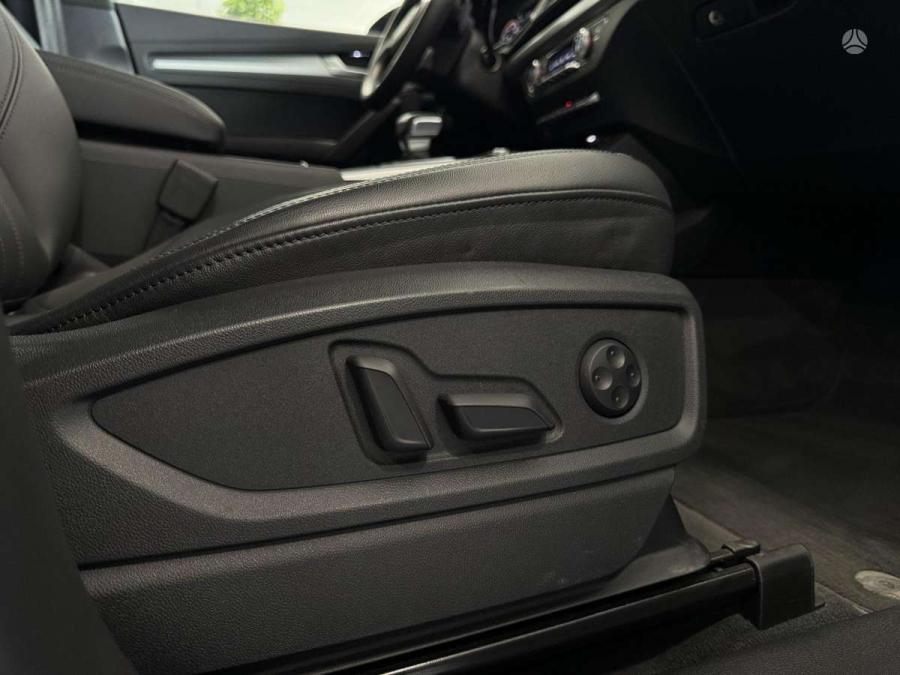 Grey Audi Q5 2022 in Vilnius, with an engine capacity of 2.00 L and mileage of 149 thousand km for 32555 €, photo 31 on AUTOMOTO.COM.LV