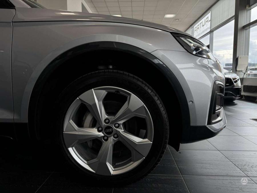 Grey Audi Q5 2022 in Vilnius, with an engine capacity of 2.00 L and mileage of 149 thousand km for 32555 €, photo 32 on AUTOMOTO.COM.LV