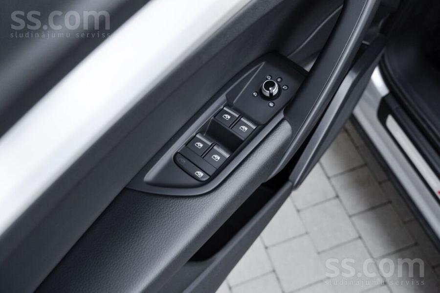 Grey Audi Q5 2022 in Riga, with an engine capacity of 2.00 L and mileage of 111 thousand km for 33800 €, photo 9 on AUTOMOTO.COM.LV
