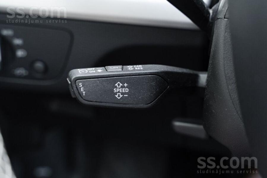 Grey Audi Q5 2022 in Riga, with an engine capacity of 2.00 L and mileage of 111 thousand km for 33800 €, photo 13 on AUTOMOTO.COM.LV