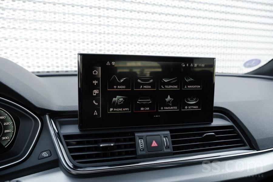 Grey Audi Q5 2022 in Riga, with an engine capacity of 2.00 L and mileage of 111 thousand km for 33800 €, photo 18 on AUTOMOTO.COM.LV