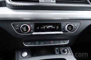 Grey Audi Q5 2022 in Riga, with an engine capacity of 2.00 L and mileage of 111 thousand km for 33800 €, photo 25 on AUTOMOTO.COM.LV