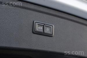 Grey Audi Q5 2022 in Riga, with an engine capacity of 2.00 L and mileage of 111 thousand km for 33800 €, photo 31 on AUTOMOTO.COM.LV