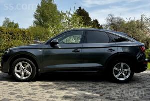 Grey Audi Q5 2022 in Riga, with an engine capacity of 2.00 L and mileage of 98 thousand km for 35700 €, photo 6 on AUTOMOTO.COM.LV