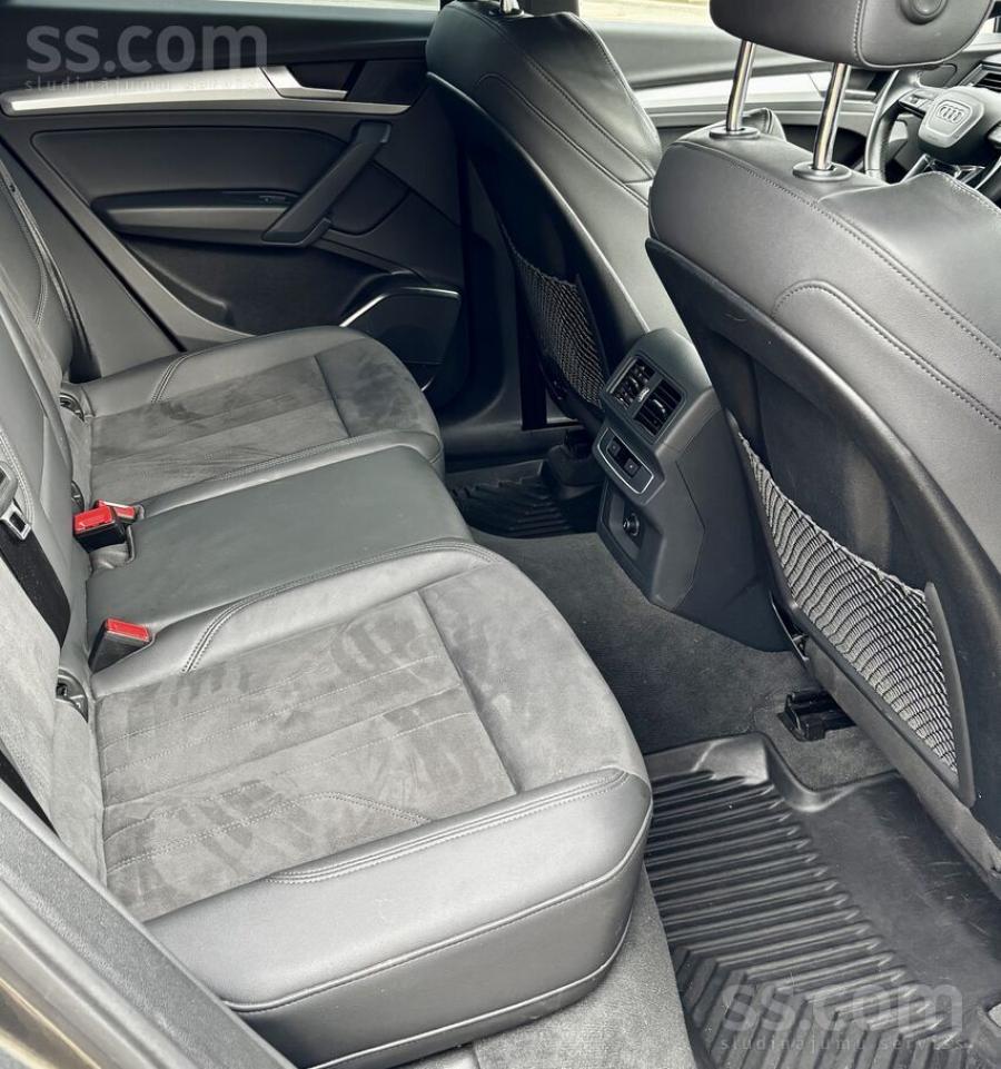Grey Audi Q5 2022 in Riga, with an engine capacity of 2.00 L and mileage of 98 thousand km for 35700 €, photo 12 on AUTOMOTO.COM.LV