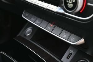 Серый Ауди Ку 5 2022 в Кретинга, объемом двигателя 1.98 л и пробегом 45 тыс. км за 33999 €, фото 27 на AUTOMOTO.COM.LV