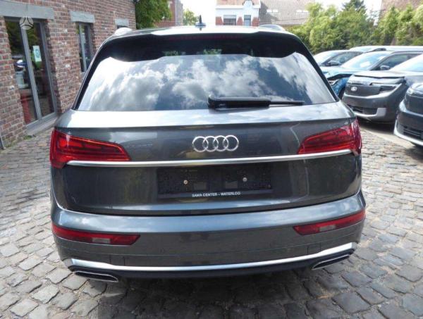 Grey Audi Q5 2022 in Vilkaviskis, with an engine capacity of 1.97 L and mileage of 167 thousand km for 23500 €, photo 3 on AUTOMOTO.COM.LV