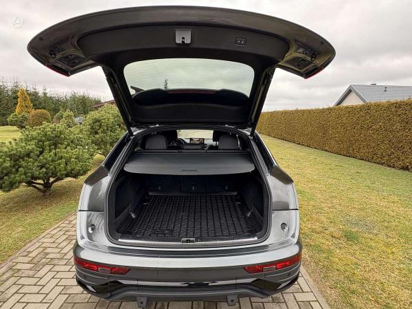 Pelēks Audi Q5 2022 Alīta, ar dzinēja tilpumu 2.00 L un nobraukumu 65 tūkst. km par 31600 €, foto 8 vietnē AUTOMOTO.COM.LV