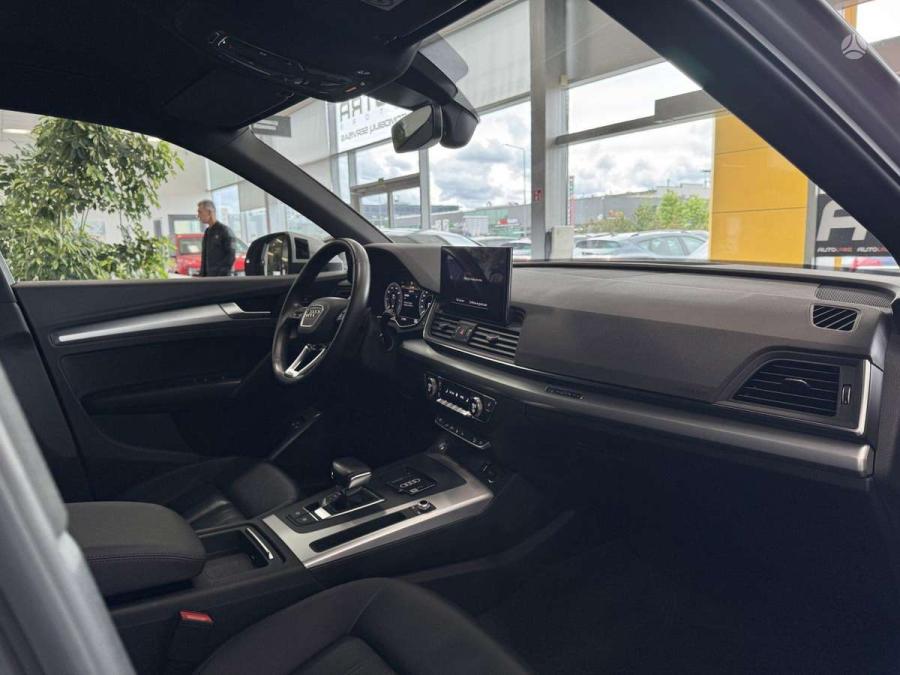 Grey Audi Q5 2022 in Vilnius, with an engine capacity of 2.00 L and mileage of 149 thousand km for 31666 €, photo 10 on AUTOMOTO.COM.LV