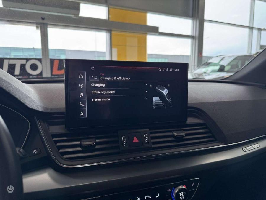 Grey Audi Q5 2022 in Vilnius, with an engine capacity of 2.00 L and mileage of 149 thousand km for 31666 €, photo 23 on AUTOMOTO.COM.LV