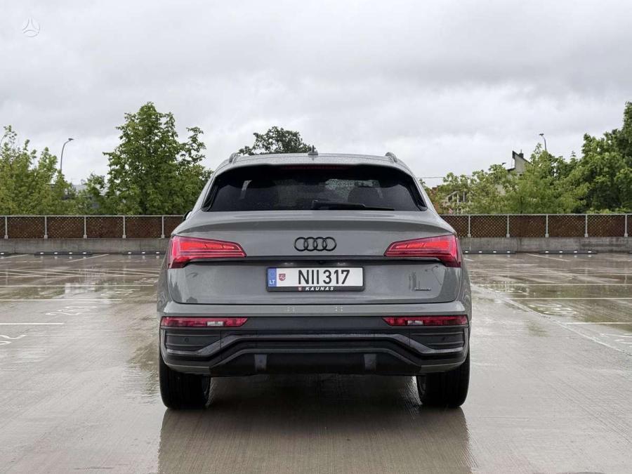 Grey Audi Q5 2022 in Kaunas, with an engine capacity of 1.97 L and mileage of 96 thousand km for 36900 €, photo 5 on AUTOMOTO.COM.LV