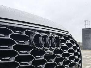 Grey Audi Q5 2022 in Kaunas, with an engine capacity of 1.97 L and mileage of 96 thousand km for 36900 €, photo 11 on AUTOMOTO.COM.LV