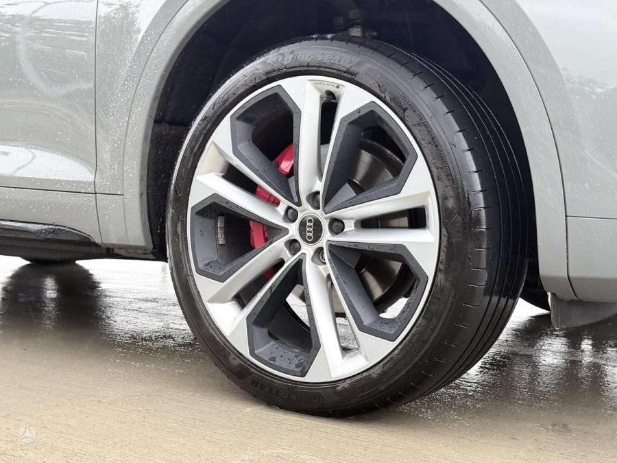 Grey Audi Q5 2022 in Kaunas, with an engine capacity of 1.97 L and mileage of 96 thousand km for 36900 €, photo 12 on AUTOMOTO.COM.LV