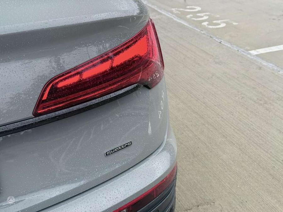 Grey Audi Q5 2022 in Kaunas, with an engine capacity of 1.97 L and mileage of 96 thousand km for 36900 €, photo 13 on AUTOMOTO.COM.LV