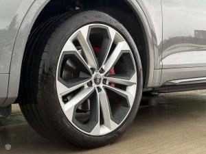 Grey Audi Q5 2022 in Kaunas, with an engine capacity of 1.97 L and mileage of 96 thousand km for 36900 €, photo 14 on AUTOMOTO.COM.LV