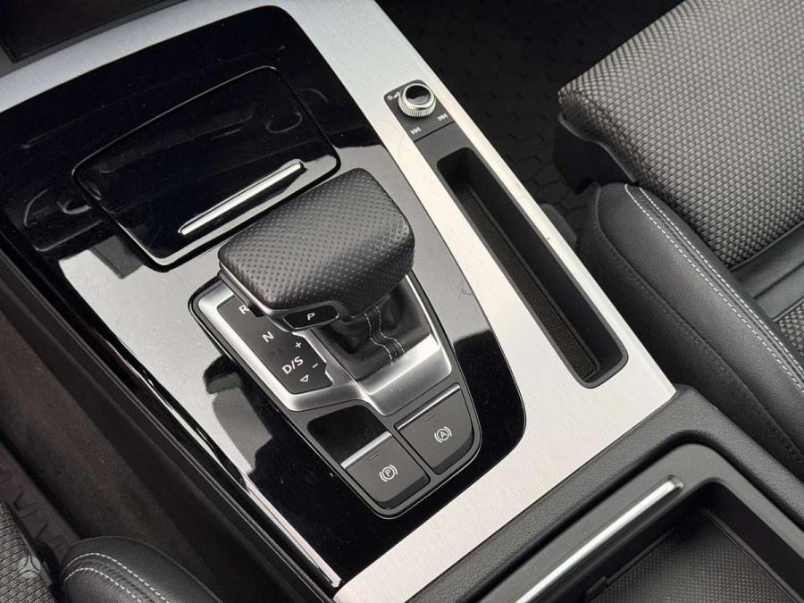 Grey Audi Q5 2022 in Kaunas, with an engine capacity of 1.97 L and mileage of 96 thousand km for 36900 €, photo 19 on AUTOMOTO.COM.LV