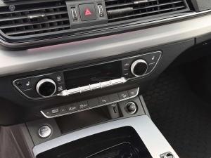 Grey Audi Q5 2022 in Kaunas, with an engine capacity of 1.97 L and mileage of 96 thousand km for 36900 €, photo 20 on AUTOMOTO.COM.LV
