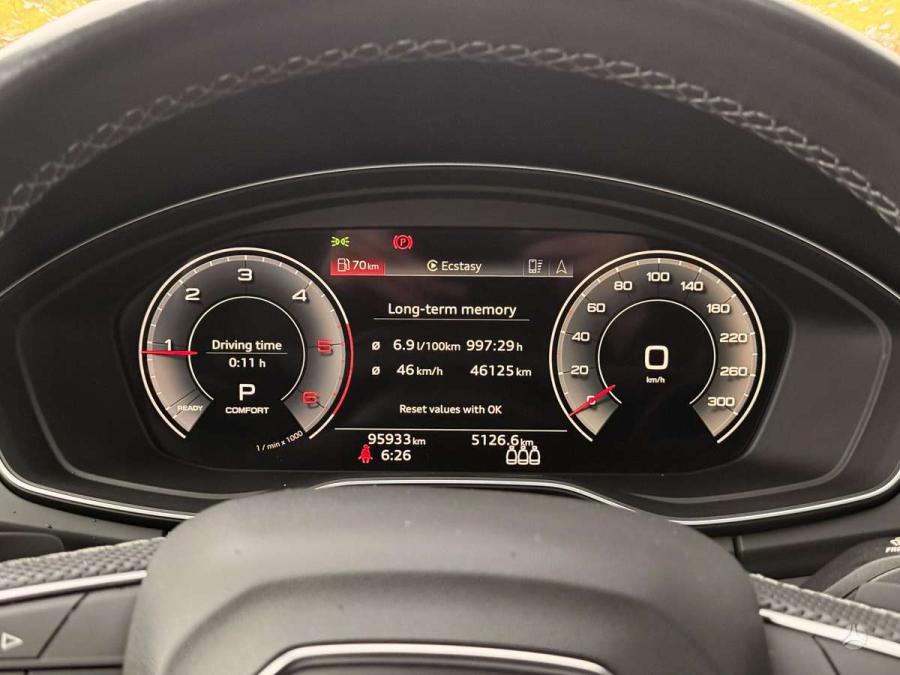 Grey Audi Q5 2022 in Kaunas, with an engine capacity of 1.97 L and mileage of 96 thousand km for 36900 €, photo 25 on AUTOMOTO.COM.LV