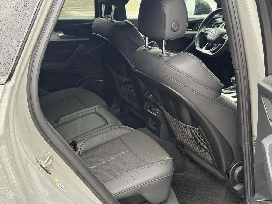 Grey Audi Q5 2022 in Kaunas, with an engine capacity of 1.97 L and mileage of 96 thousand km for 36900 €, photo 34 on AUTOMOTO.COM.LV