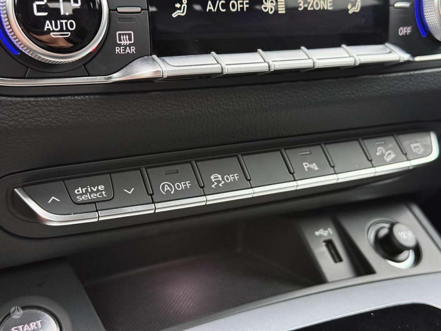 Grey Audi Q5 2022 in Kaunas, with an engine capacity of 1.97 L and mileage of 96 thousand km for 36900 €, photo 42 on AUTOMOTO.COM.LV