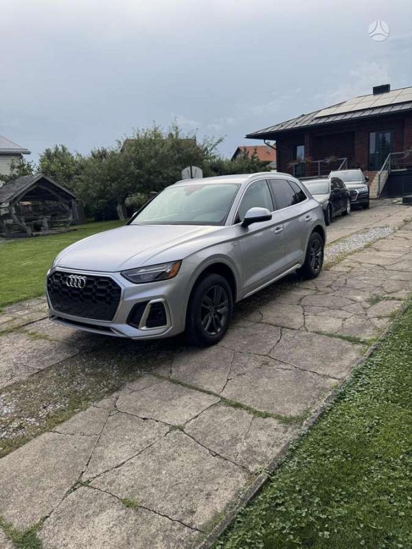 Grey Audi Q5 2022 in Kaunas, with an engine capacity of 2.00 L and mileage of 124 thousand km for 22650 €, photo 2 on AUTOMOTO.COM.LV