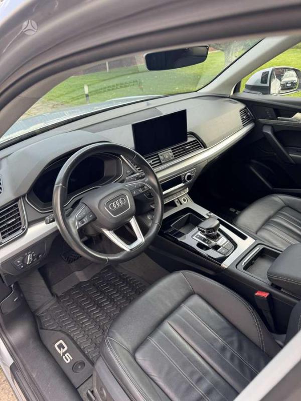 Grey Audi Q5 2022 in Kaunas, with an engine capacity of 2.00 L and mileage of 124 thousand km for 22650 €, photo 7 on AUTOMOTO.COM.LV