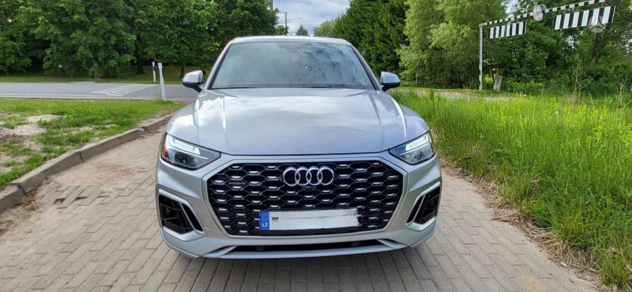 Grey Audi Q5 2022 in Vilnius, with an engine capacity of 1.98 L and mileage of 35 thousand km for 32000 €, photo 1 on AUTOMOTO.COM.LV