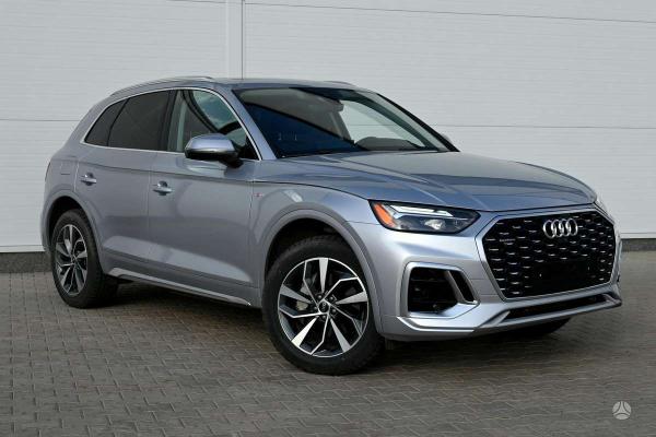 Grey Audi Q5 2022 in Kretinga, with an engine capacity of 1.98 L and mileage of 45 thousand km for 33999 €, photo 1 on AUTOMOTO.COM.LV