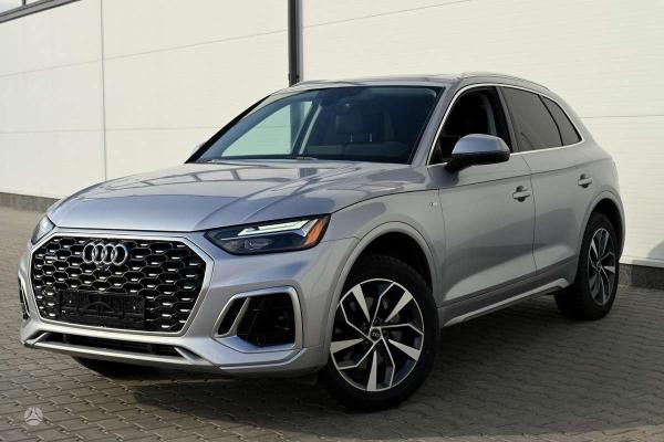 Grey Audi Q5 2022 in Kretinga, with an engine capacity of 1.98 L and mileage of 45 thousand km for 33999 €, photo 4 on AUTOMOTO.COM.LV