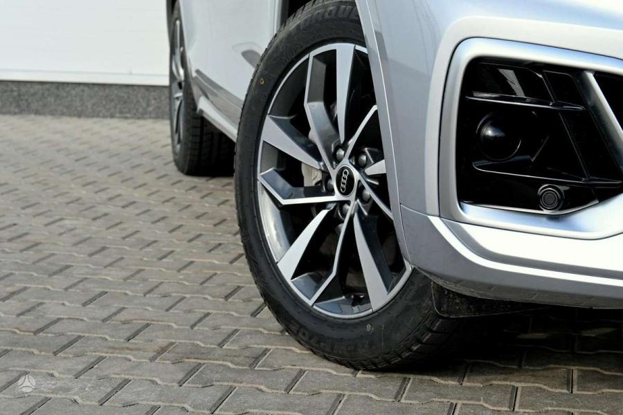 Grey Audi Q5 2022 in Kretinga, with an engine capacity of 1.98 L and mileage of 45 thousand km for 33999 €, photo 7 on AUTOMOTO.COM.LV