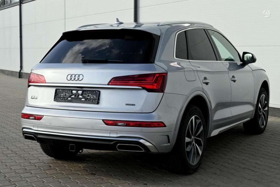 Grey Audi Q5 2022 in Kretinga, with an engine capacity of 1.98 L and mileage of 45 thousand km for 33999 €, photo 8 on AUTOMOTO.COM.LV
