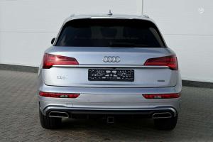 Grey Audi Q5 2022 in Kretinga, with an engine capacity of 1.98 L and mileage of 45 thousand km for 33999 €, photo 9 on AUTOMOTO.COM.LV