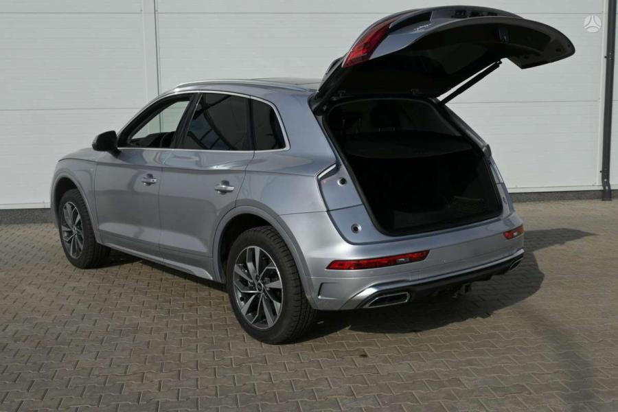 Grey Audi Q5 2022 in Kretinga, with an engine capacity of 1.98 L and mileage of 45 thousand km for 33999 €, photo 12 on AUTOMOTO.COM.LV