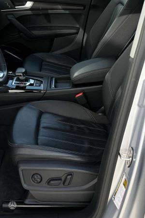 Grey Audi Q5 2022 in Kretinga, with an engine capacity of 1.98 L and mileage of 45 thousand km for 33999 €, photo 18 on AUTOMOTO.COM.LV