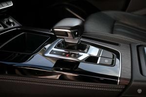 Grey Audi Q5 2022 in Kretinga, with an engine capacity of 1.98 L and mileage of 45 thousand km for 33999 €, photo 22 on AUTOMOTO.COM.LV